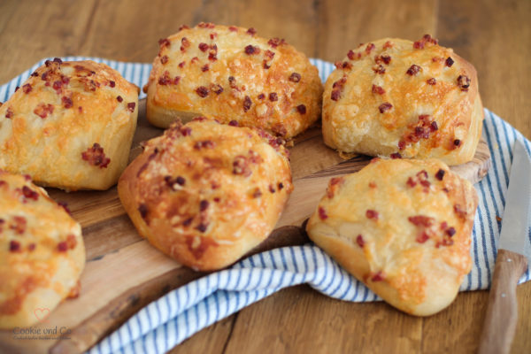 Fluffige Käse-Brötchen